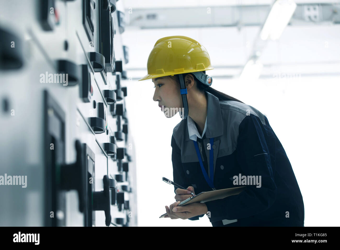 Electronics factory indian hi-res stock photography and images - Alamy