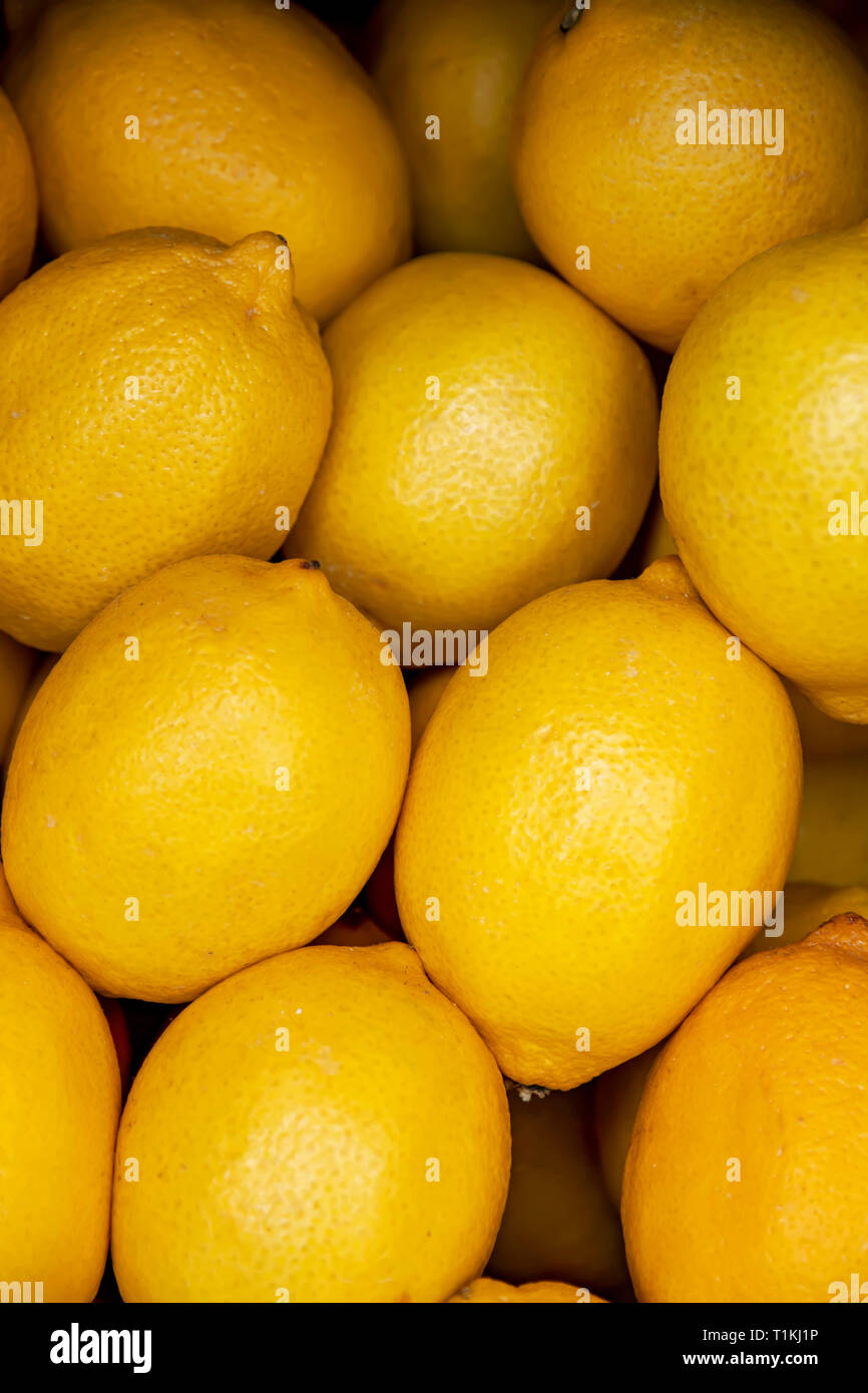 Lemon top view hi-res stock photography and images - Alamy