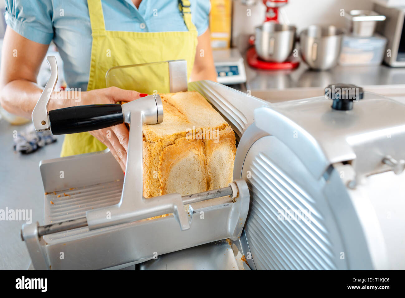 Hand cut bread hi-res stock photography and images - Alamy