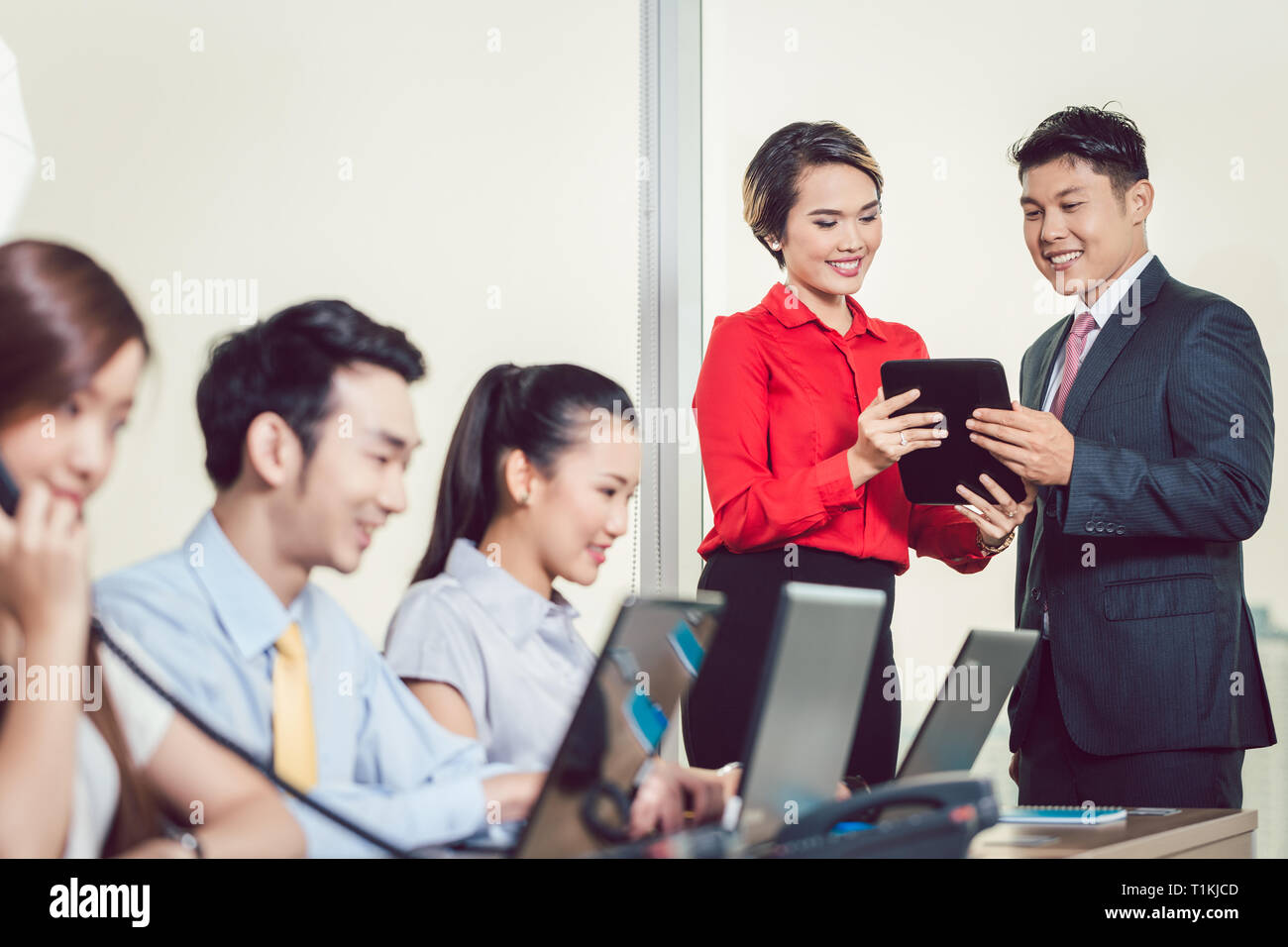 Professional team having discussion hi-res stock photography and images ...