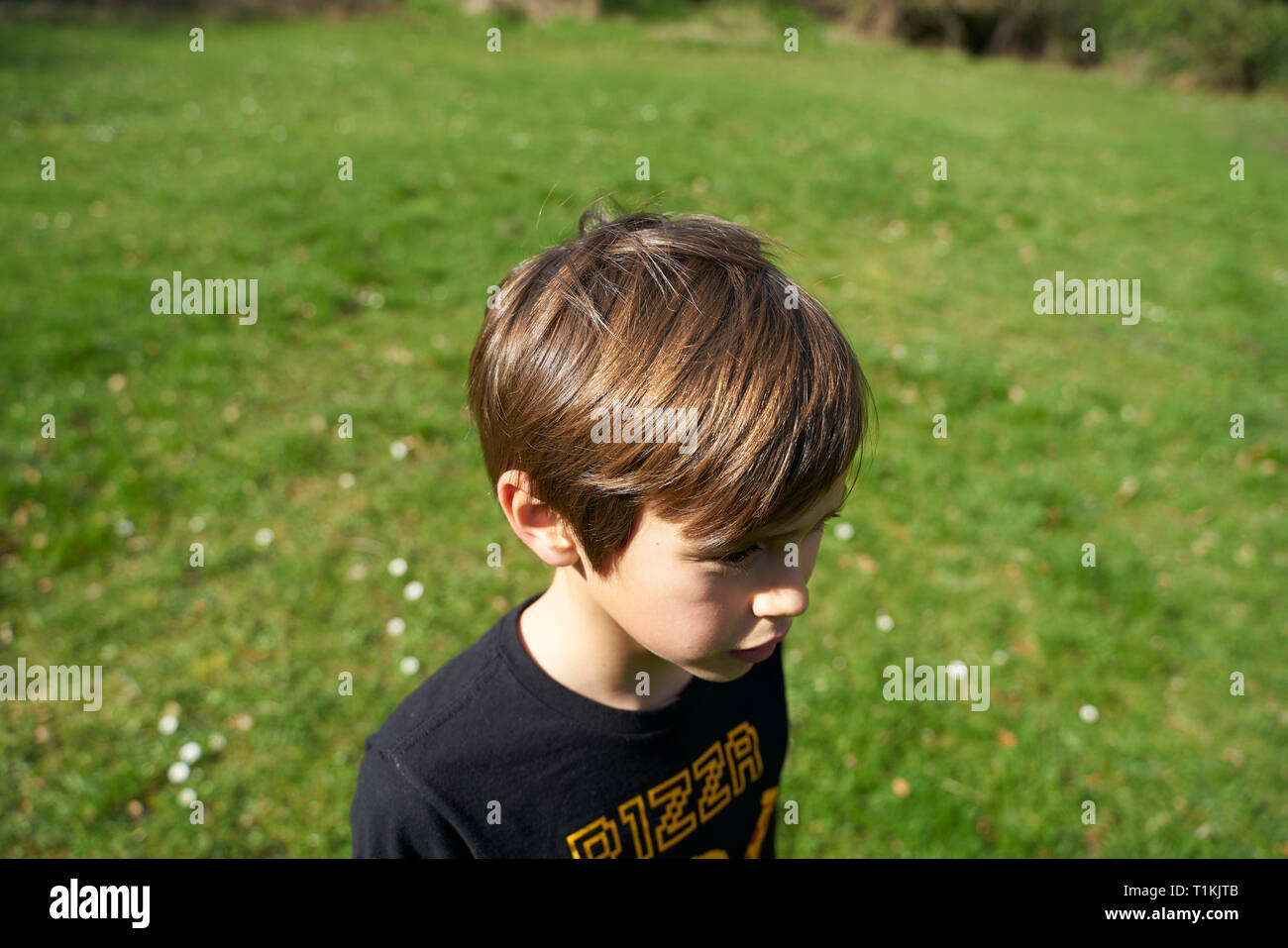 Child model in field hi-res stock photography and images - Alamy