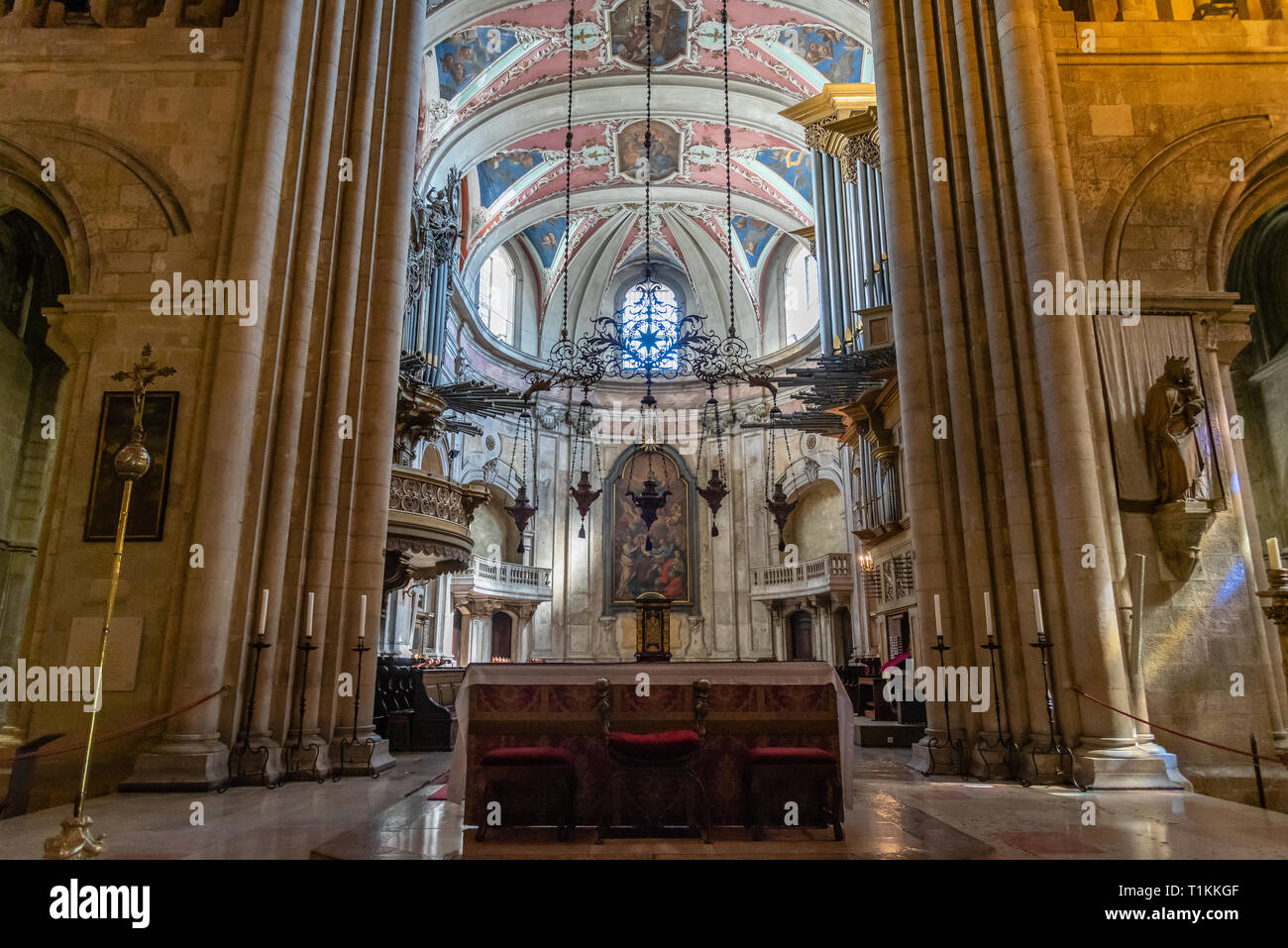 Nave of the gothic cathedral of lisboa hi-res stock photography and ...