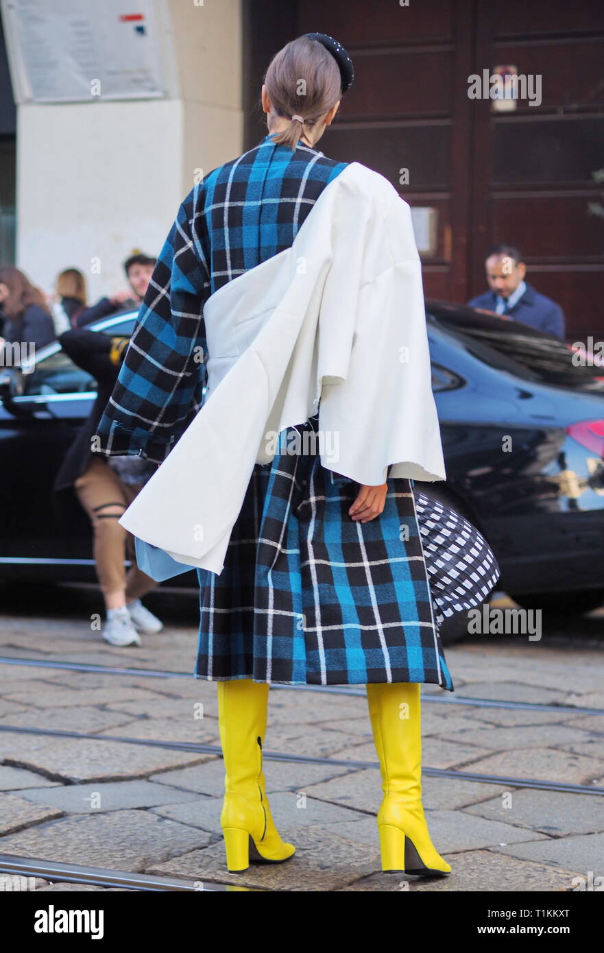 MILAN, Italy: 22 February 2019: Landiana Jolo street style outfit ...