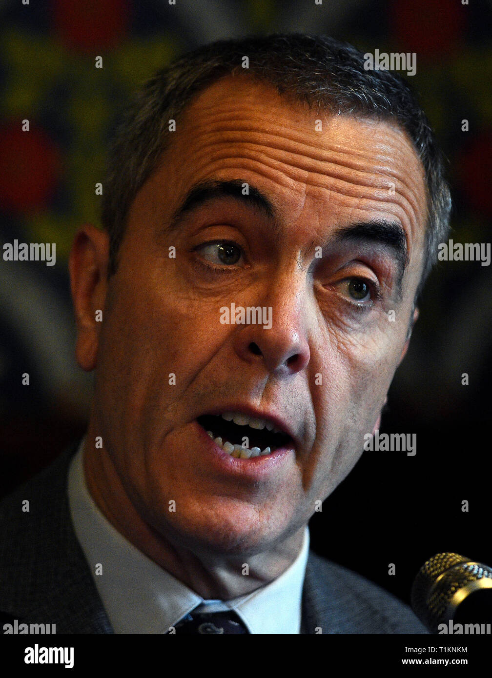 Featuring men hi-res stock photography and images - Alamy