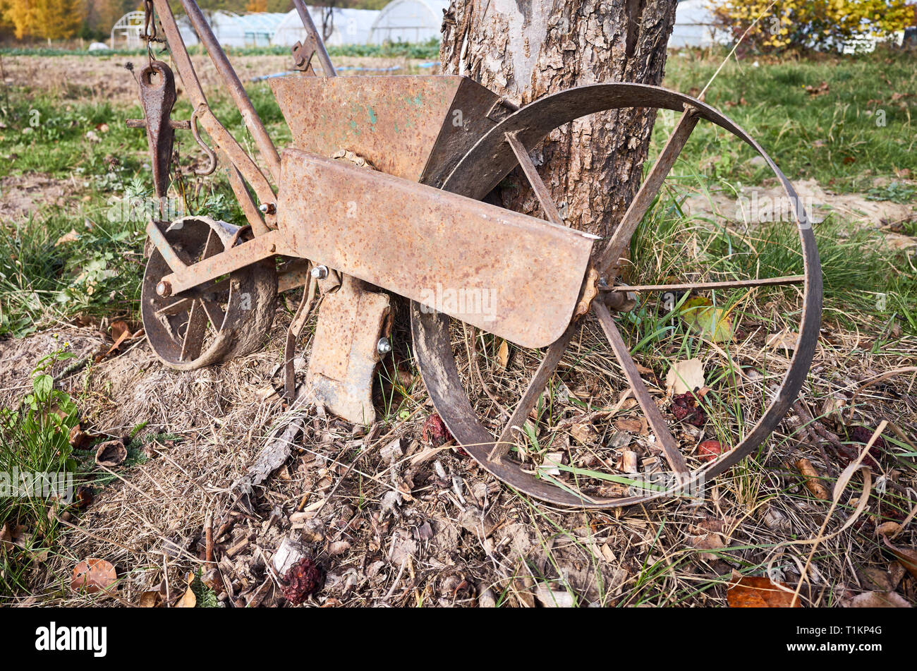 Old seeding machine hi-res stock photography and images - Alamy