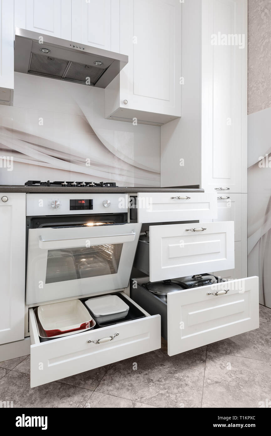 Modern oven electric hi-res stock photography and images - Alamy