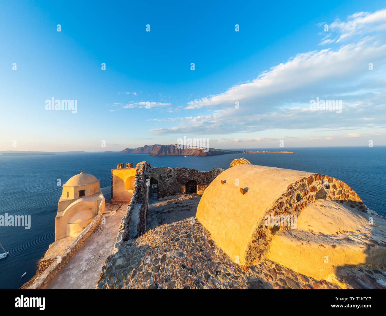 Santorini venetian castle hi-res stock photography and images - Alamy