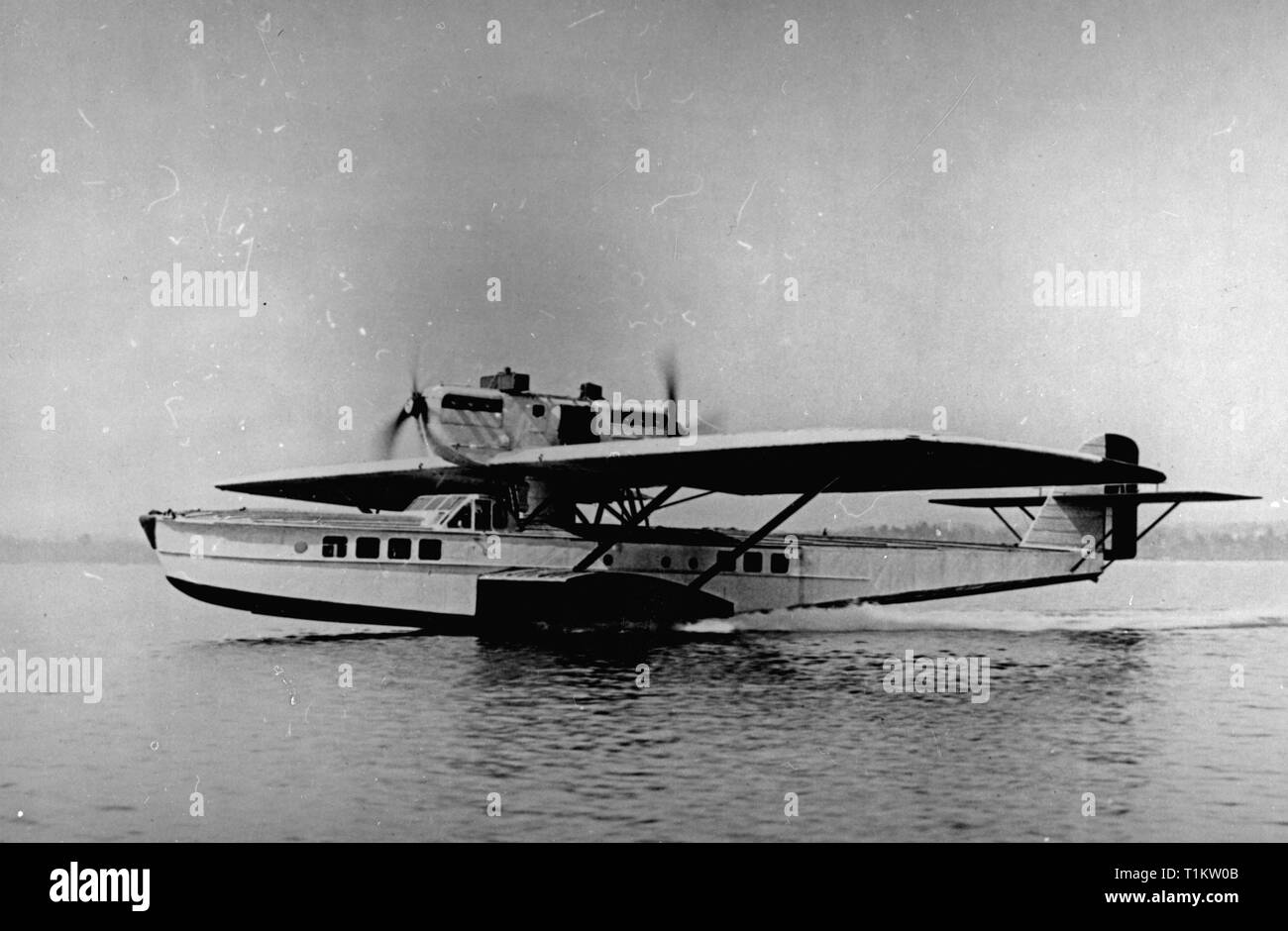 Seaplane 1920s hi-res stock photography and images - Alamy