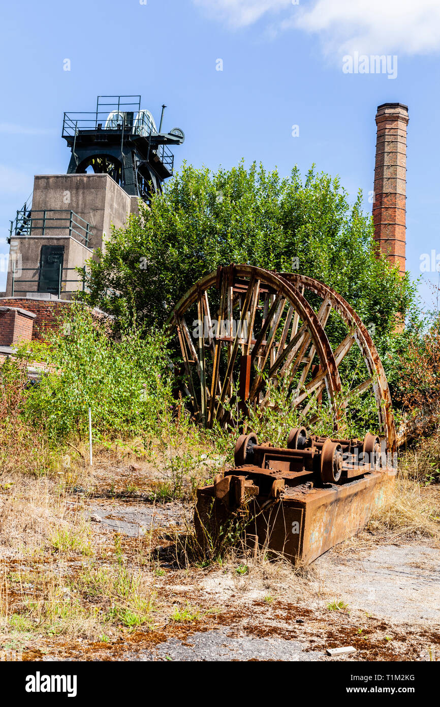 Old colliery buildings hi-res stock photography and images - Alamy