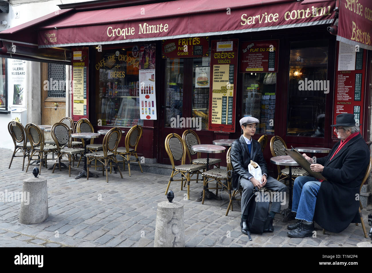 Portraitist working on a model - Montmartre - Paris - France Stock ...