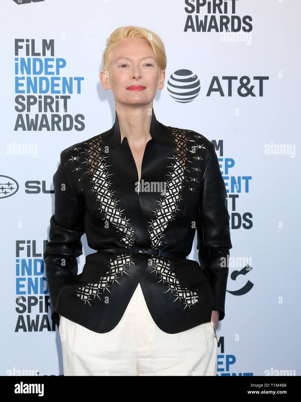 Tilda swinton the beach hi-res stock photography and images - Alamy