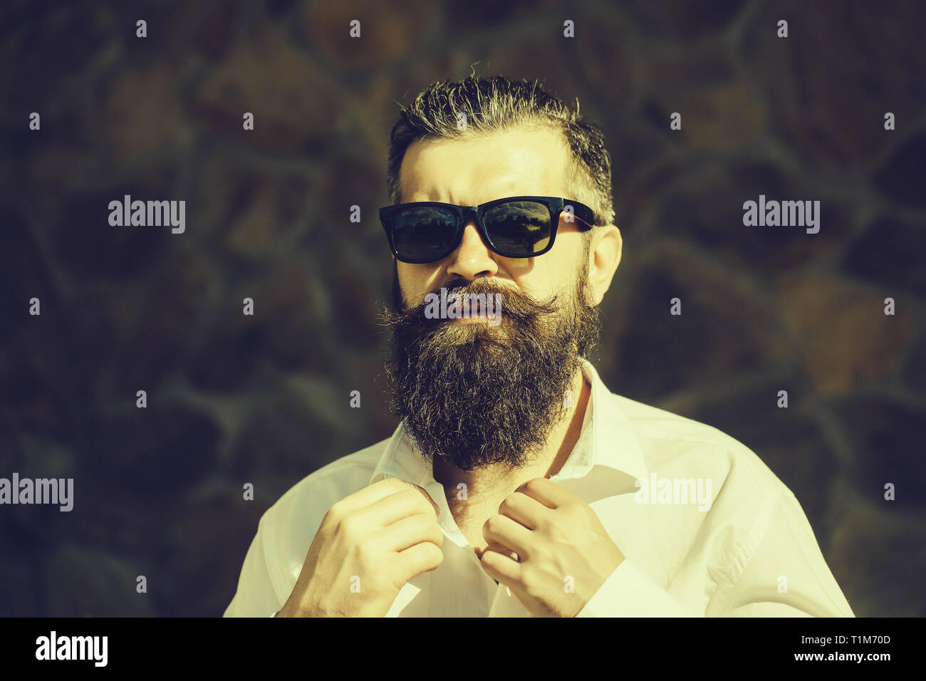 Bearded man in glasses Stock Photo - Alamy
