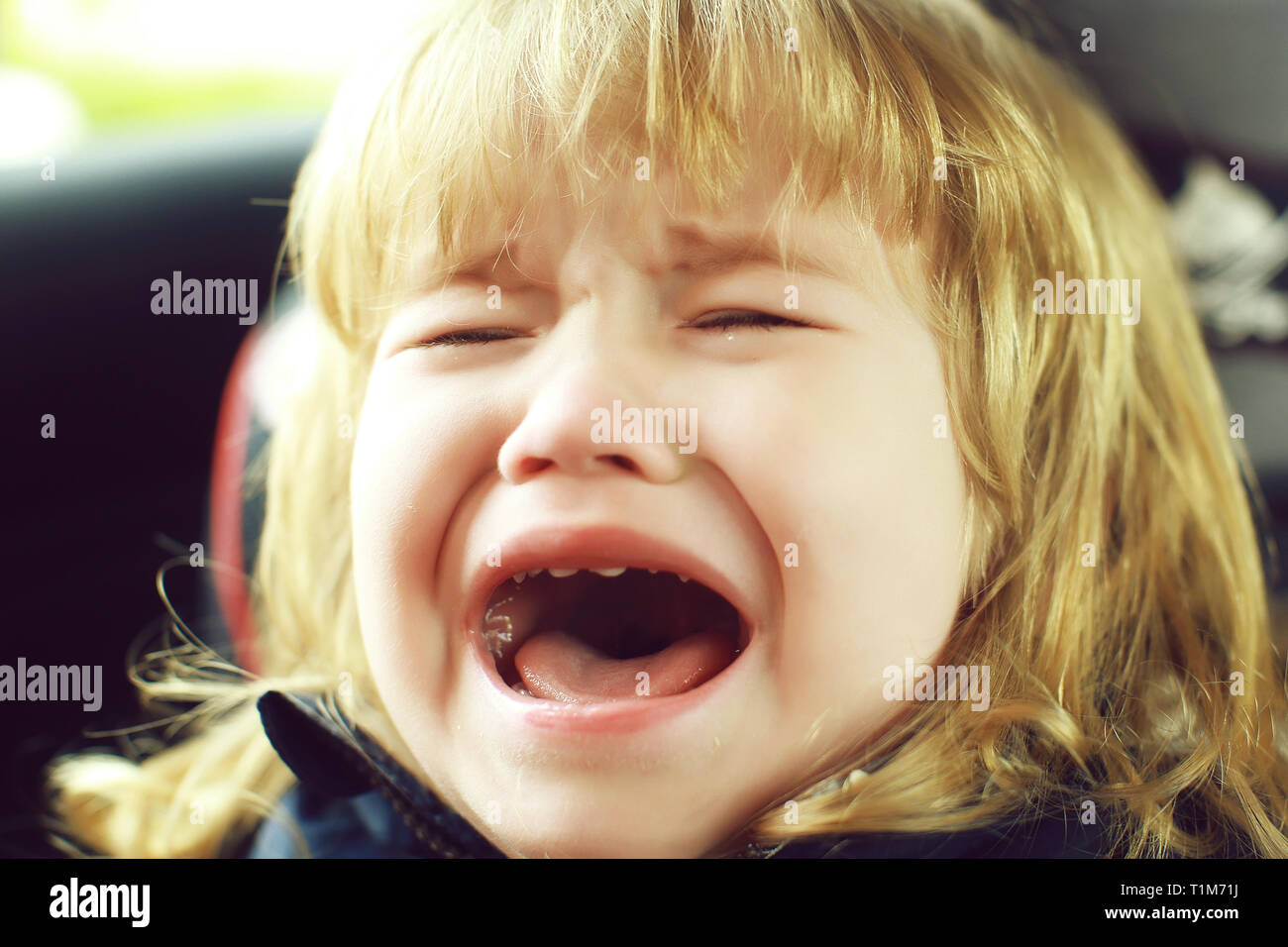 Crying in car hi-res stock photography and images - Alamy