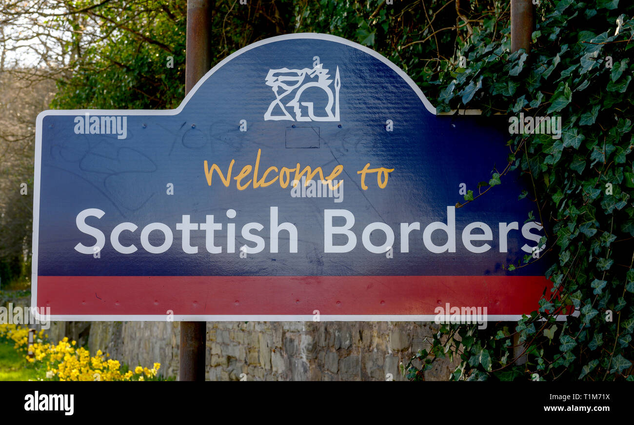 Welcome to scotland signs hi-res stock photography and images - Alamy