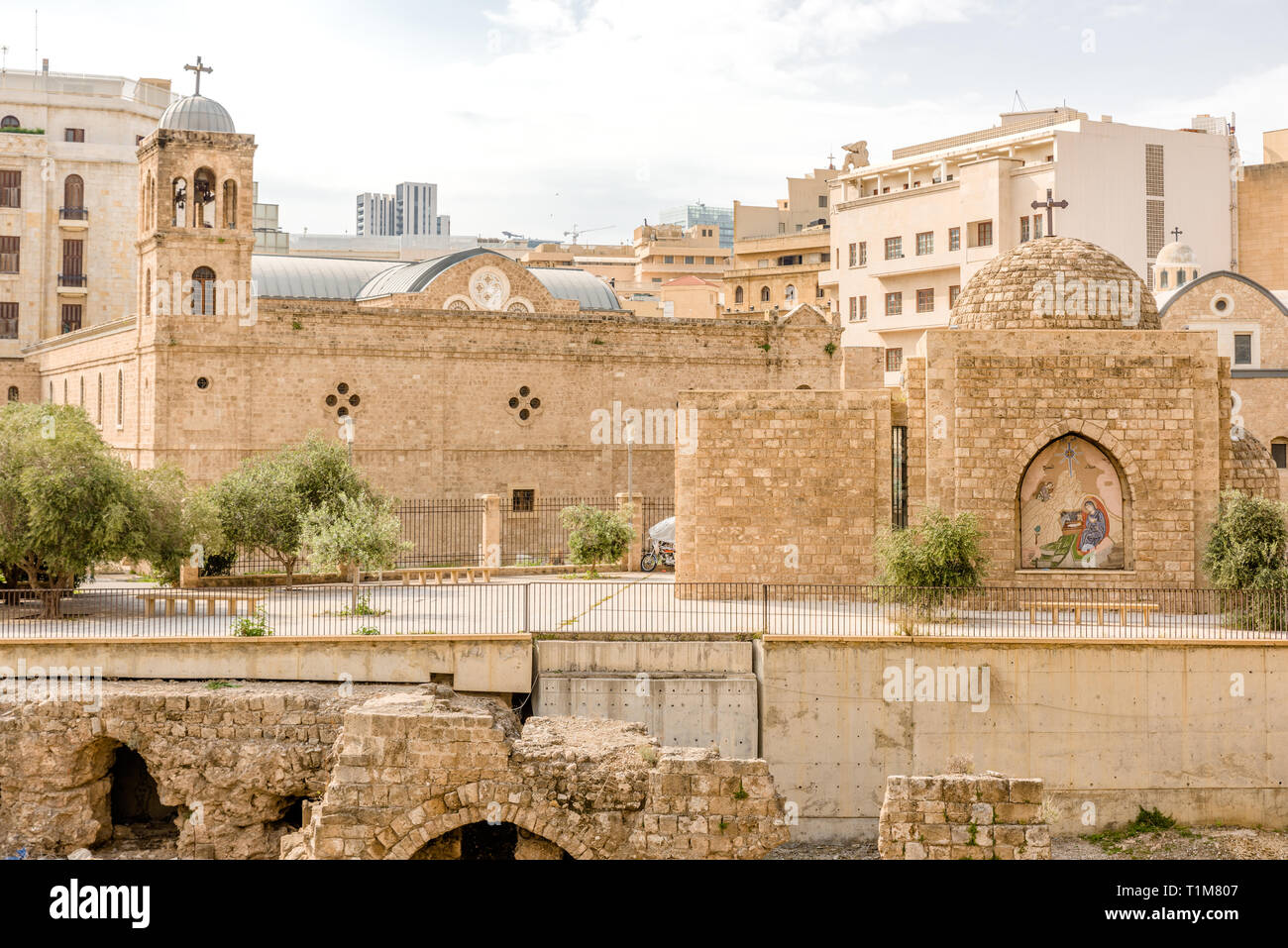 The Roman ruins and Saint George Cathedral, Downtown, Beirut, Lebanon ...