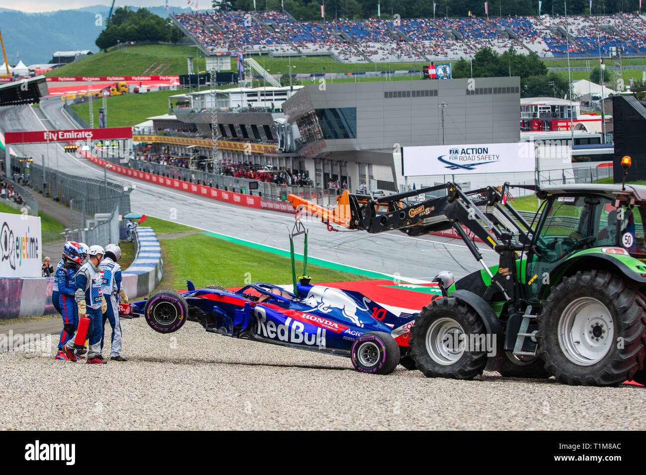 Spielberg/Austria - 06/29/2018 - The broken Toro Rosso Honda STR13 of ...