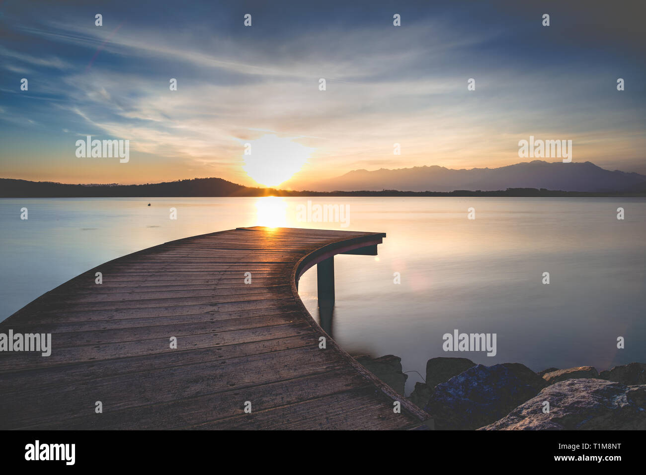 lake wood bridge view Stock Photo - Alamy