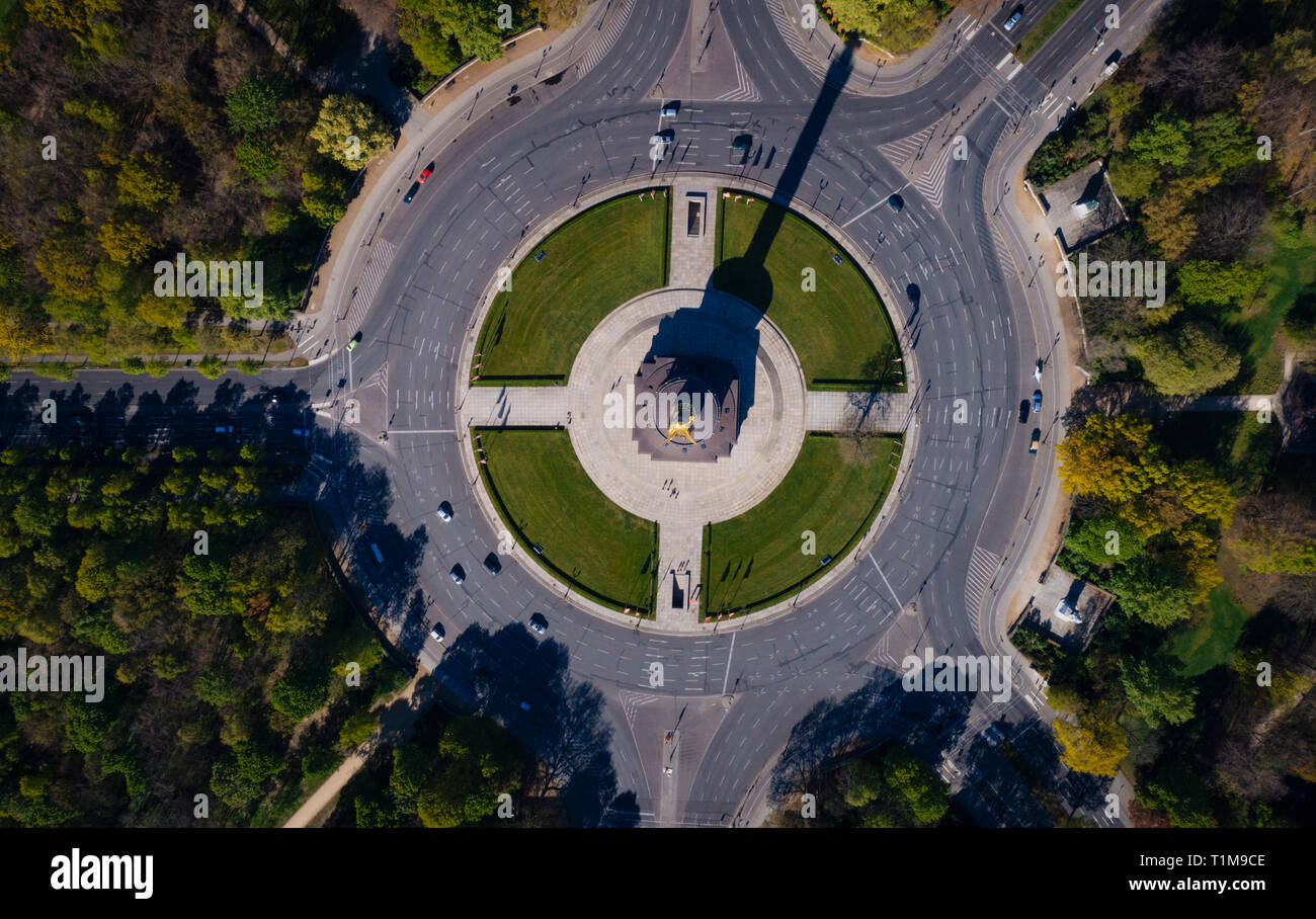 Victory Column roundabout, Tiergarten, Berlin, Germany Stock Photo - Alamy