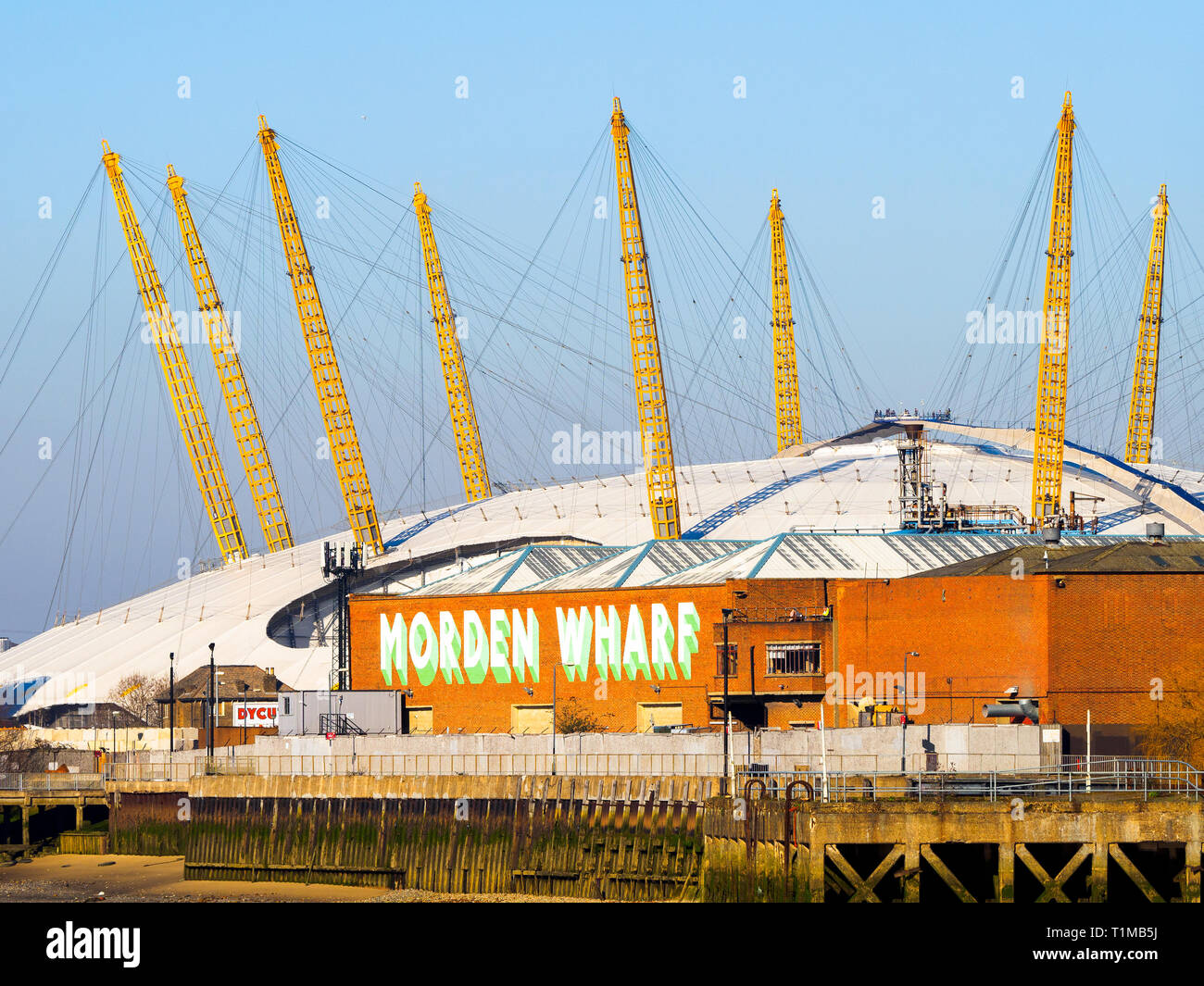 O2 arena exterior hi-res stock photography and images - Alamy