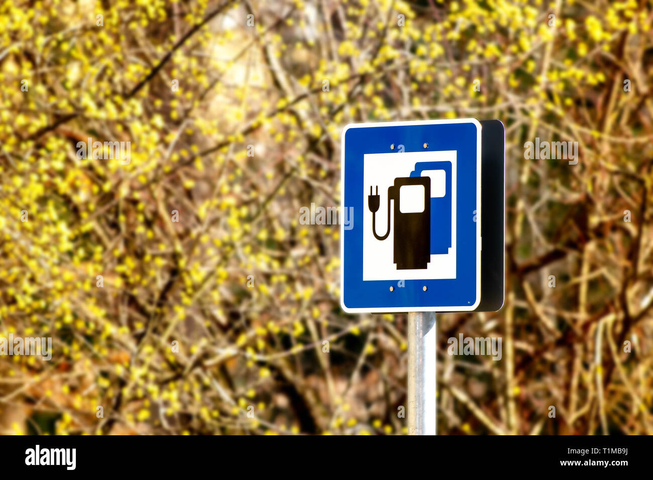power station sign to charge electric car Stock Photo - Alamy