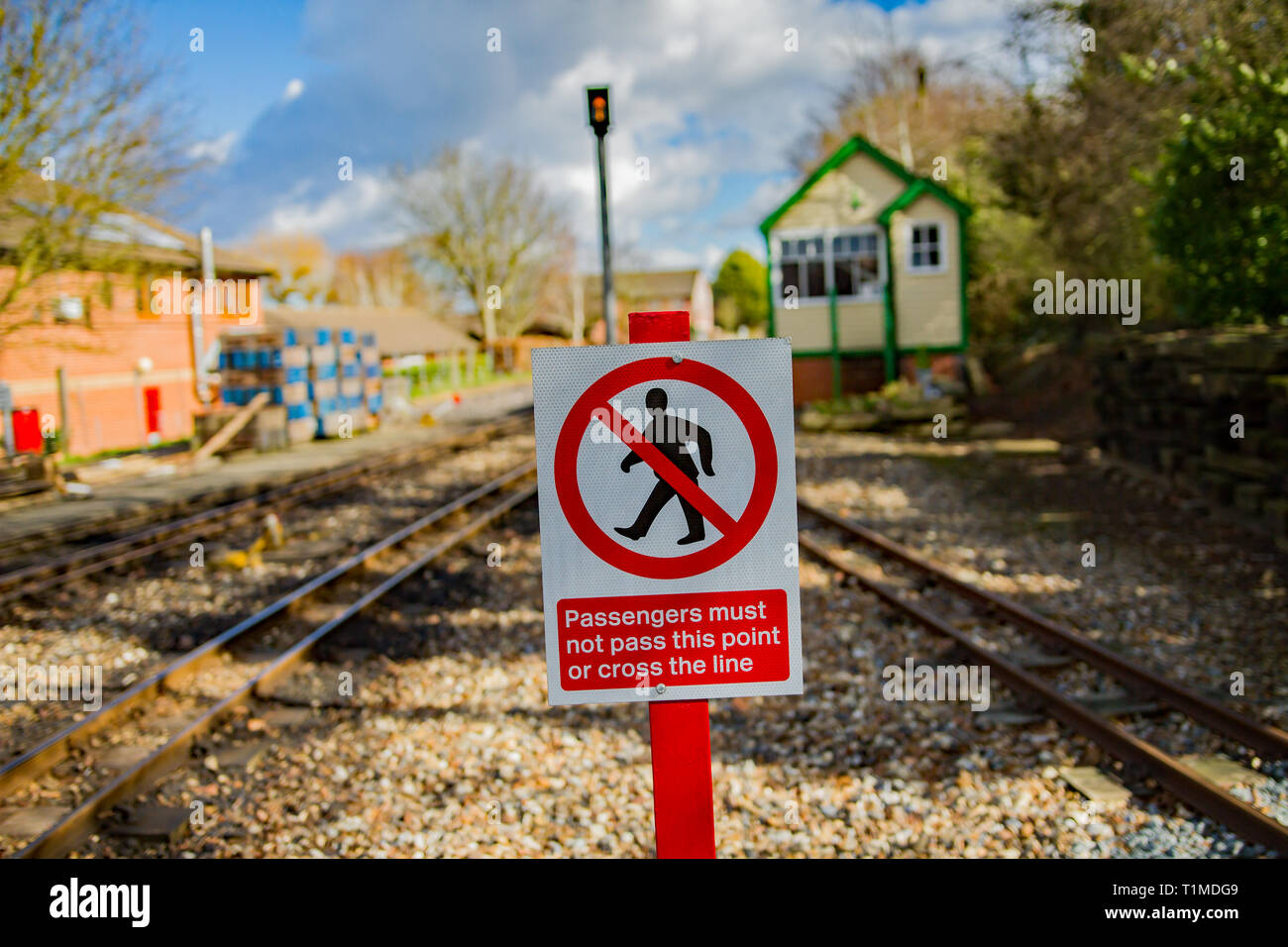 The end of the railway platform at Aylsham railway station with the ...