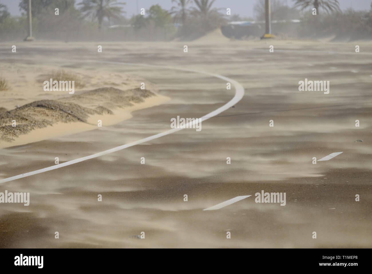 Sand storm abu dhabi hi-res stock photography and images - Alamy
