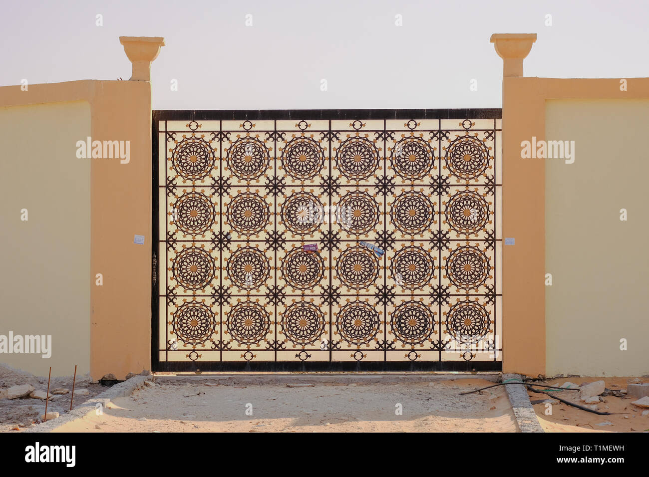 Gate design hi-res stock photography and images - Alamy