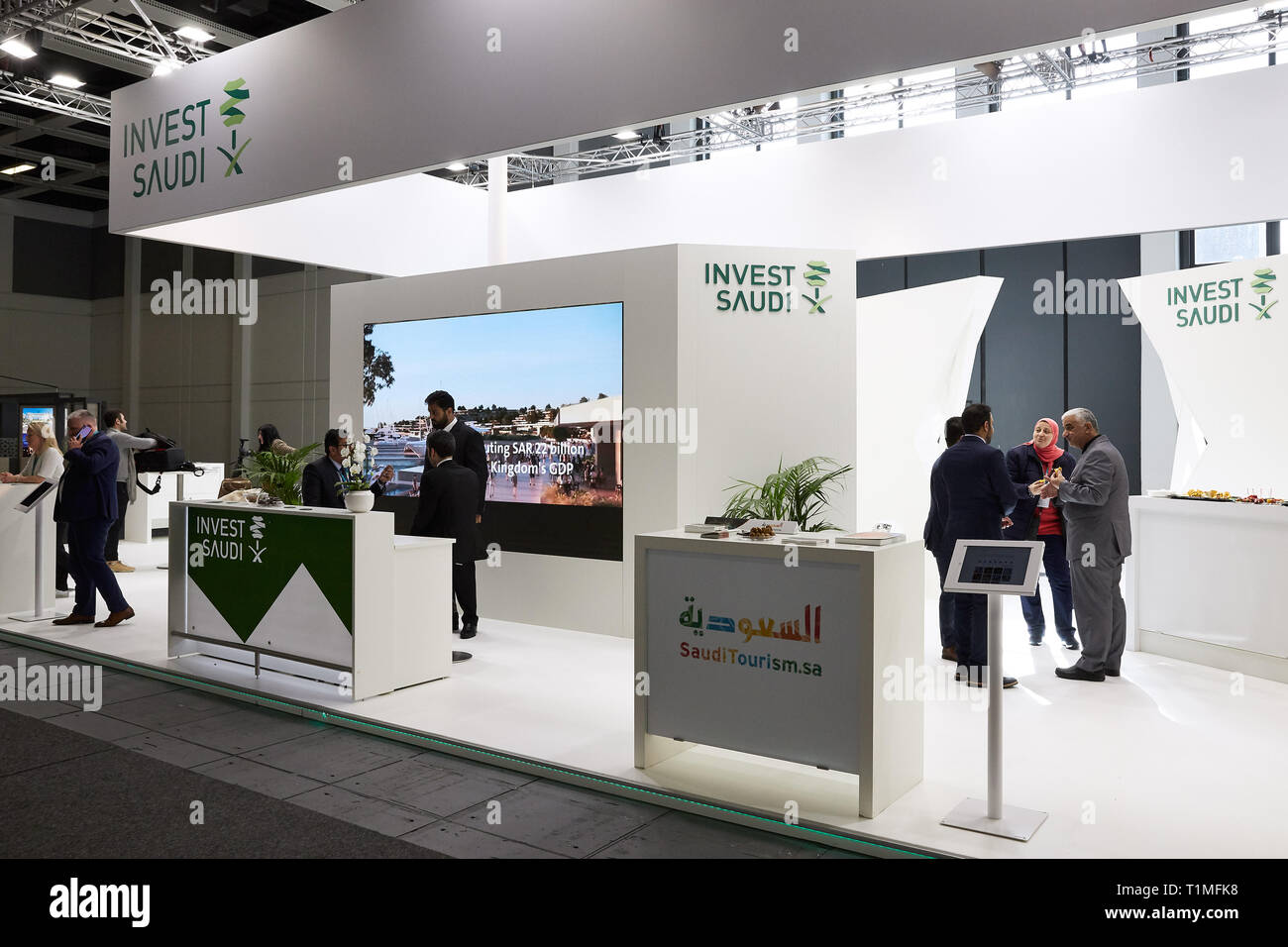 Saudi vision 2030 logo hi-res stock photography and images - Alamy