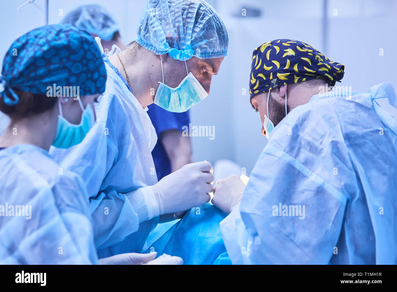 Blepharoplasty, plastic surgery operation for correcting defects ...