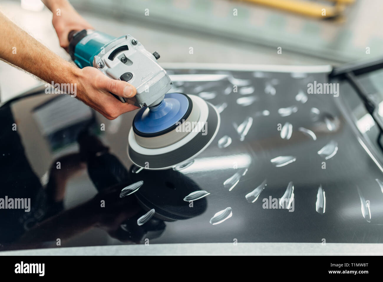 Car waxing hi-res stock photography and images - Alamy