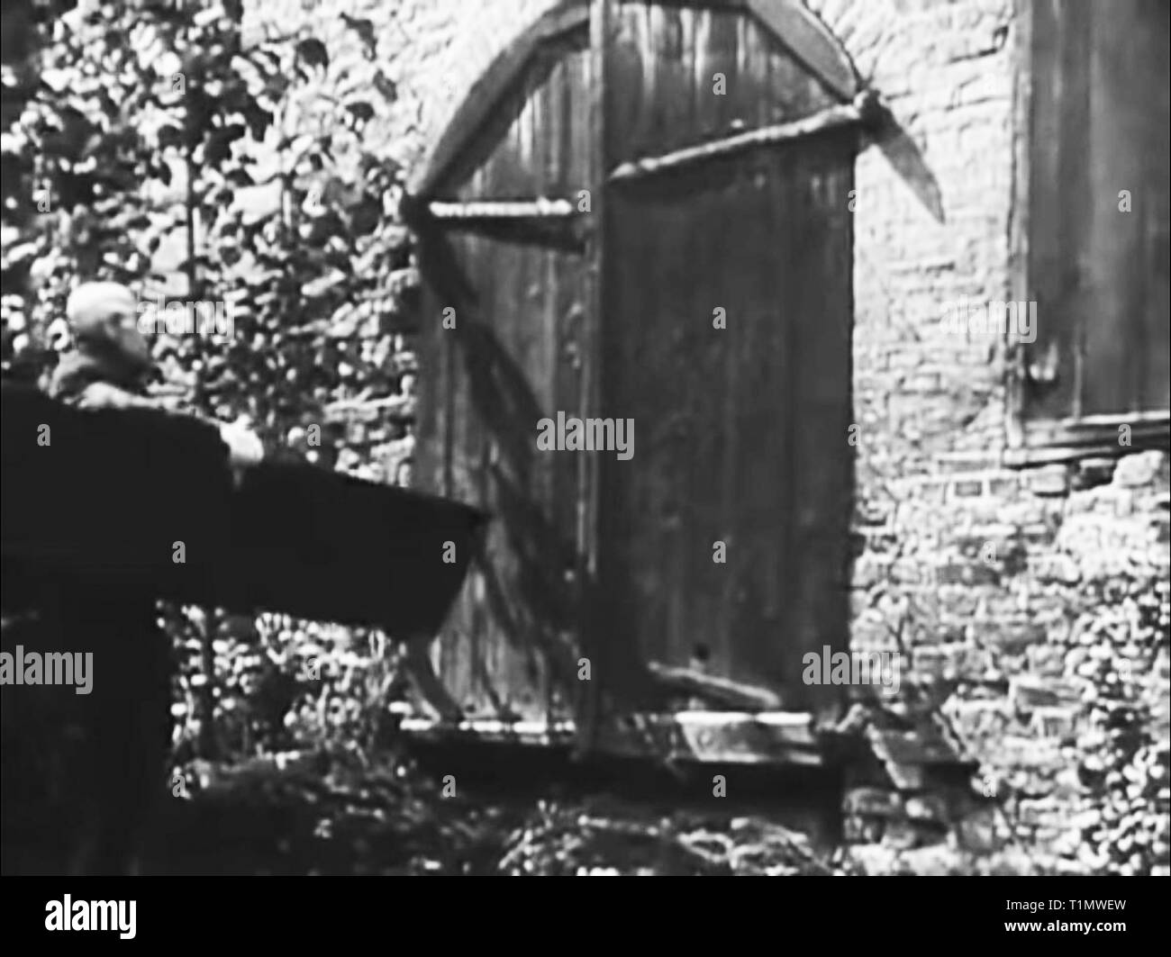 Nosferatu german film 1922 vintage screenshot Stock Photo - Alamy