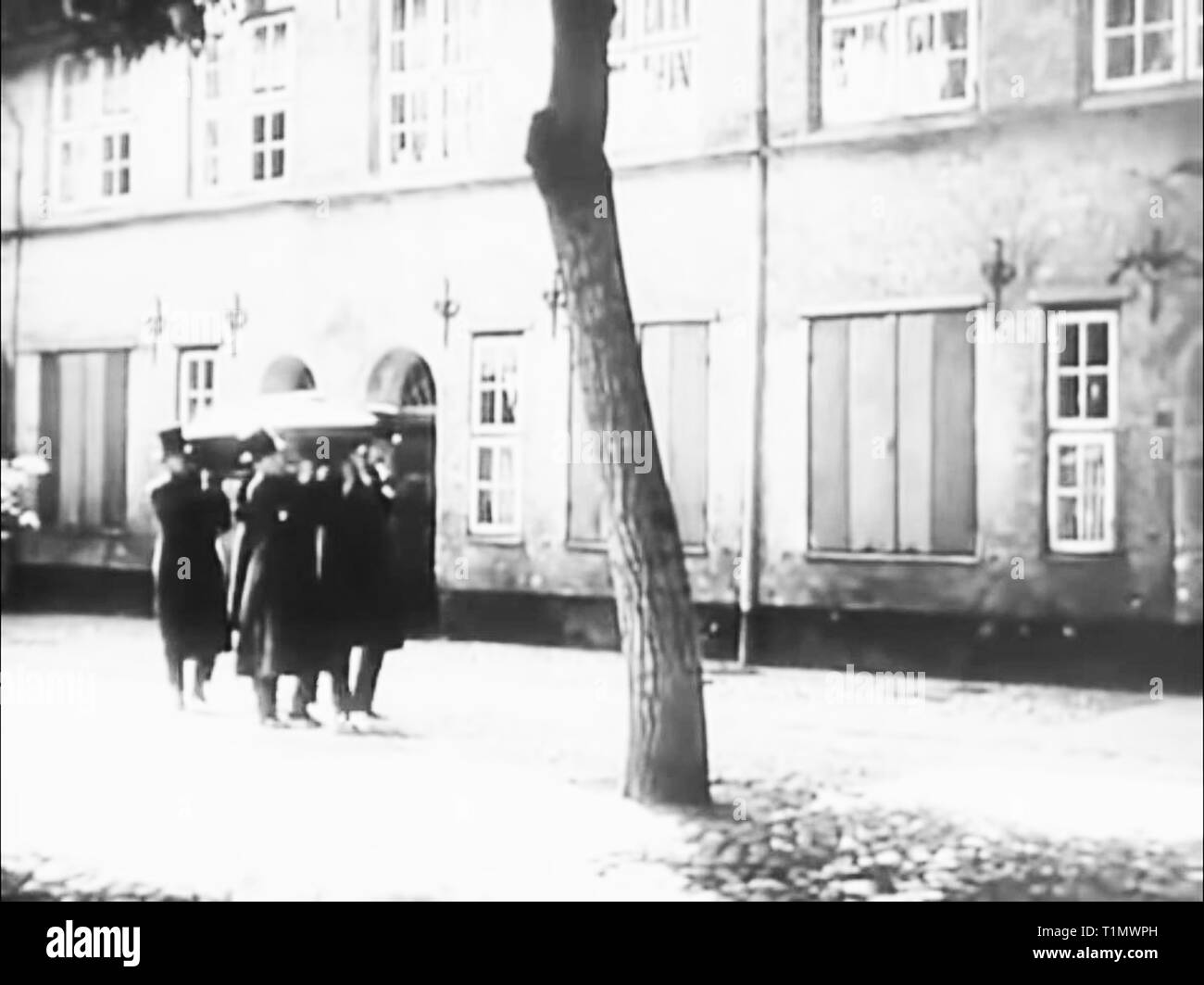 Nosferatu german film 1922 vintage screenshot Stock Photo - Alamy