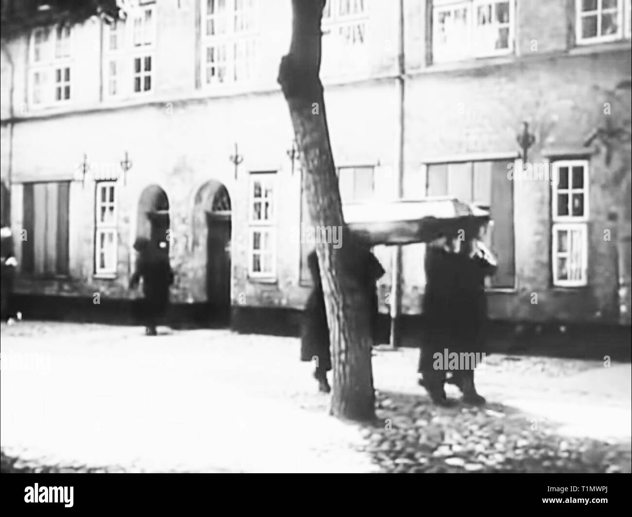 Nosferatu german film 1922 vintage screenshot Stock Photo - Alamy