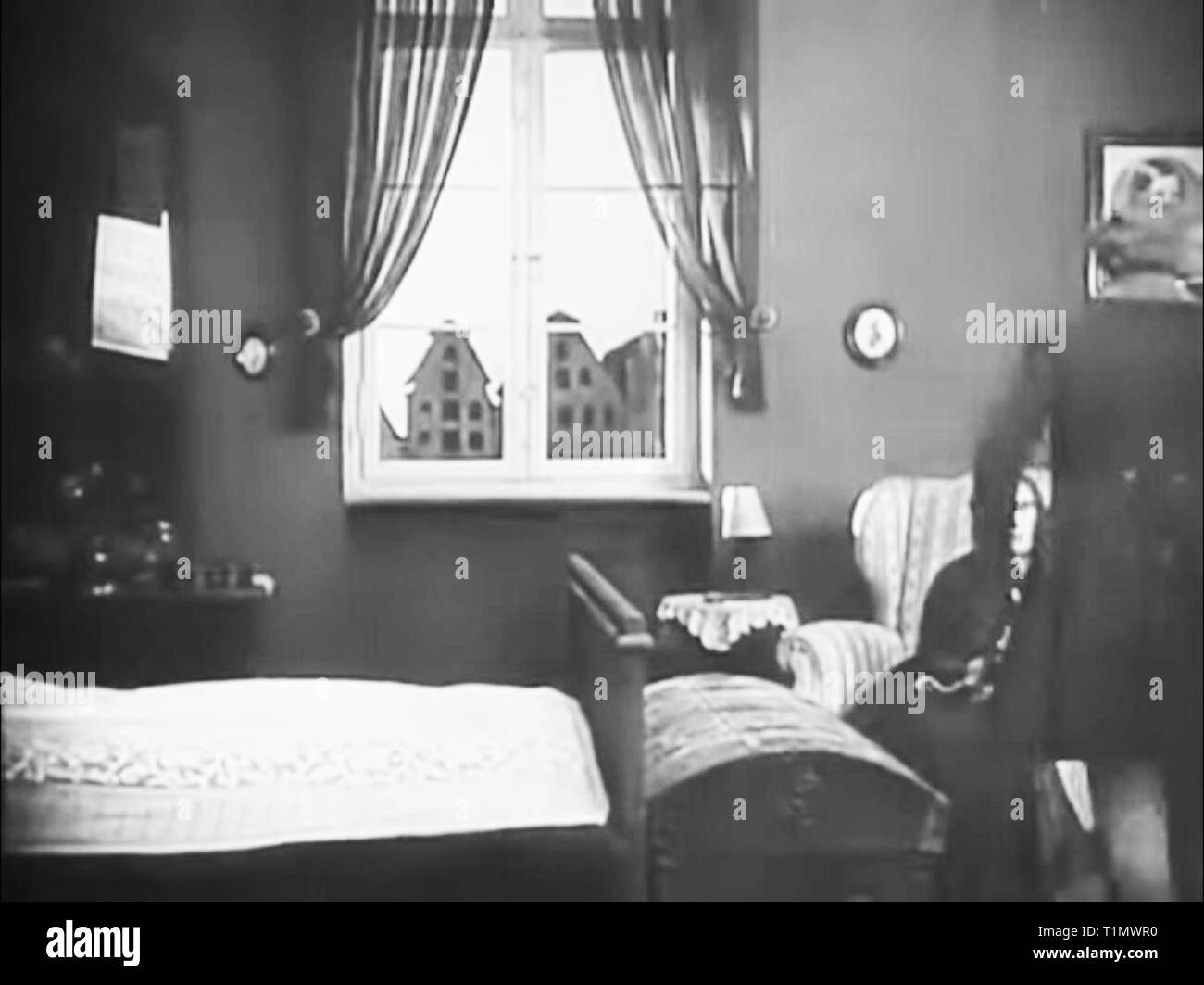 Nosferatu german film 1922 vintage screenshot Stock Photo - Alamy