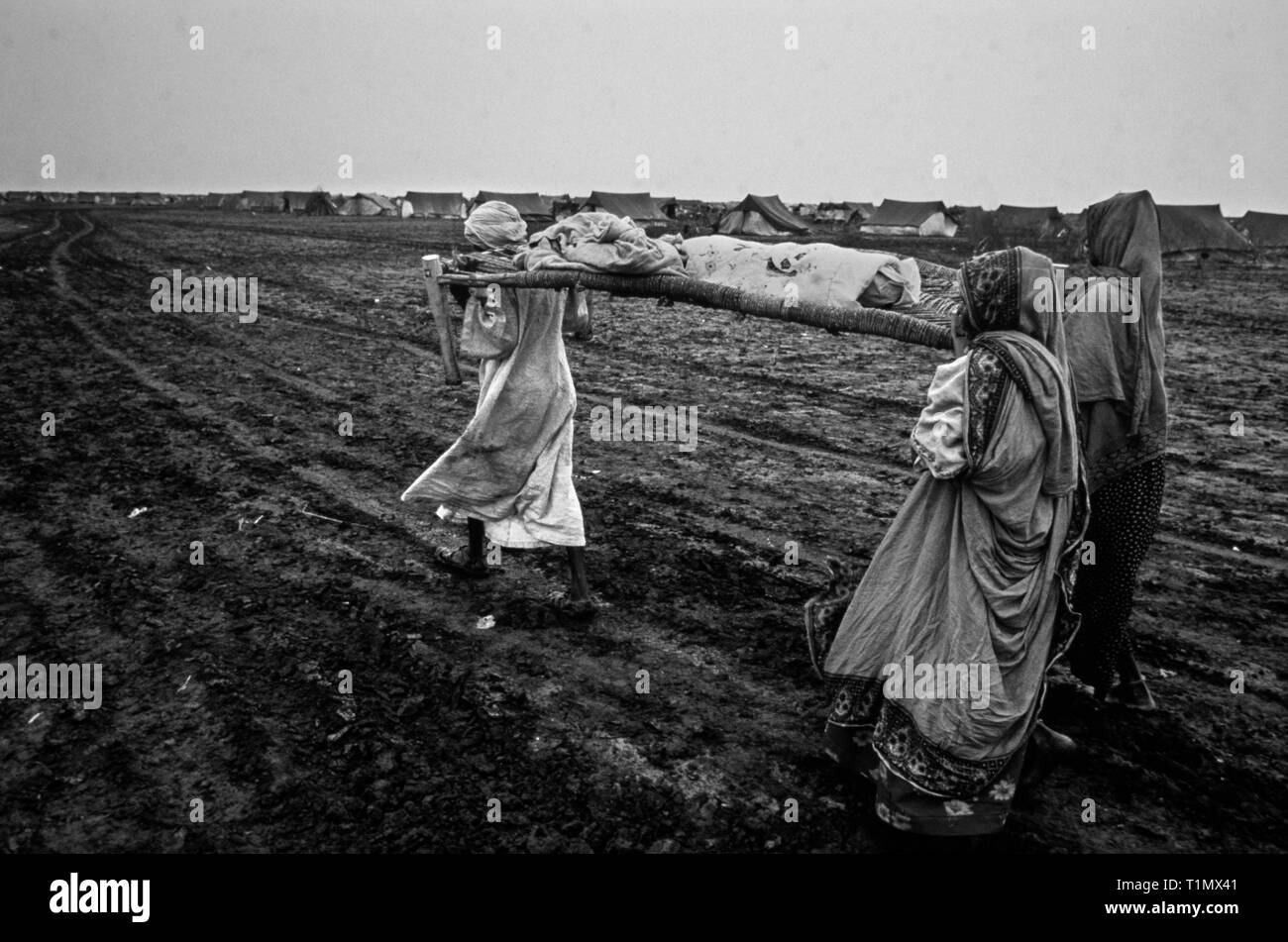 Sudan famine 1985 refugee camp hi-res stock photography and images - Alamy