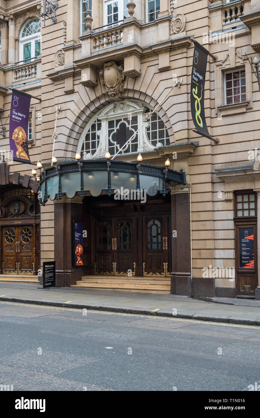 London coliseum entrance hi-res stock photography and images - Alamy