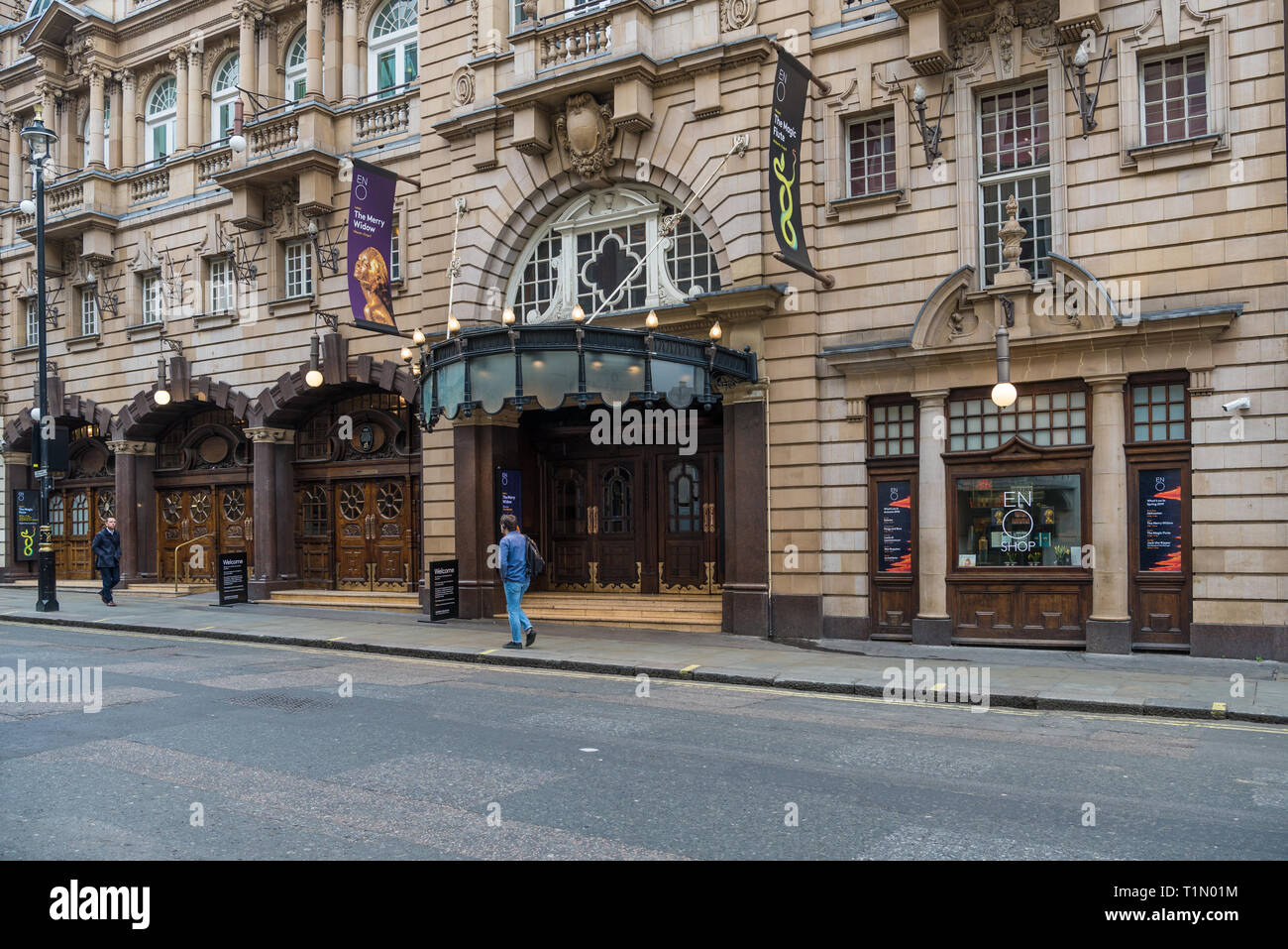 London coliseum entrance hi-res stock photography and images - Alamy