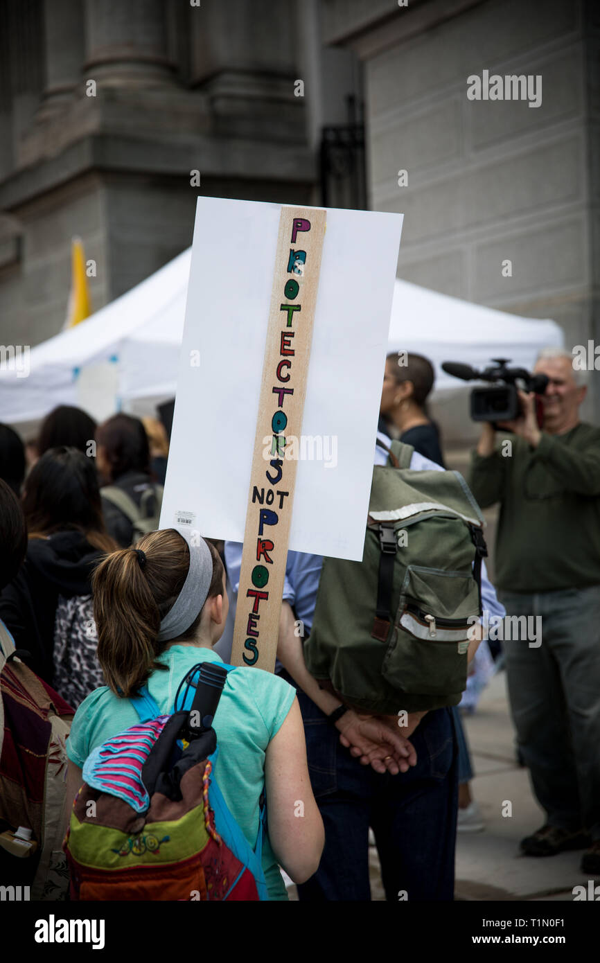 Hundreds of students walk out to hightlight the urgency of the climate ...