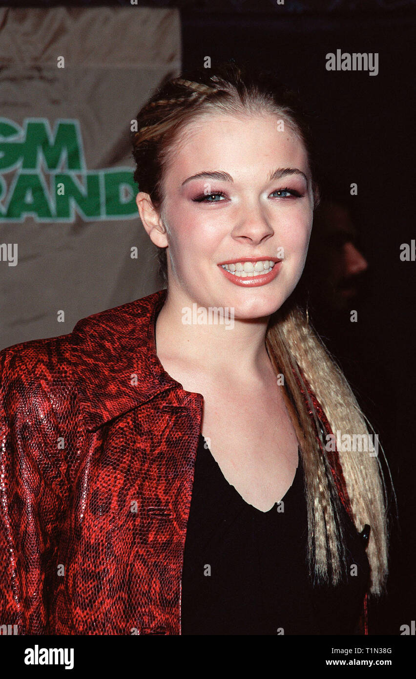 Leann rimes 1999 hi-res stock photography and images - Alamy