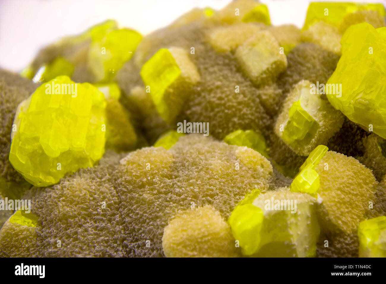 Crystalline sulphur hi-res stock photography and images - Alamy