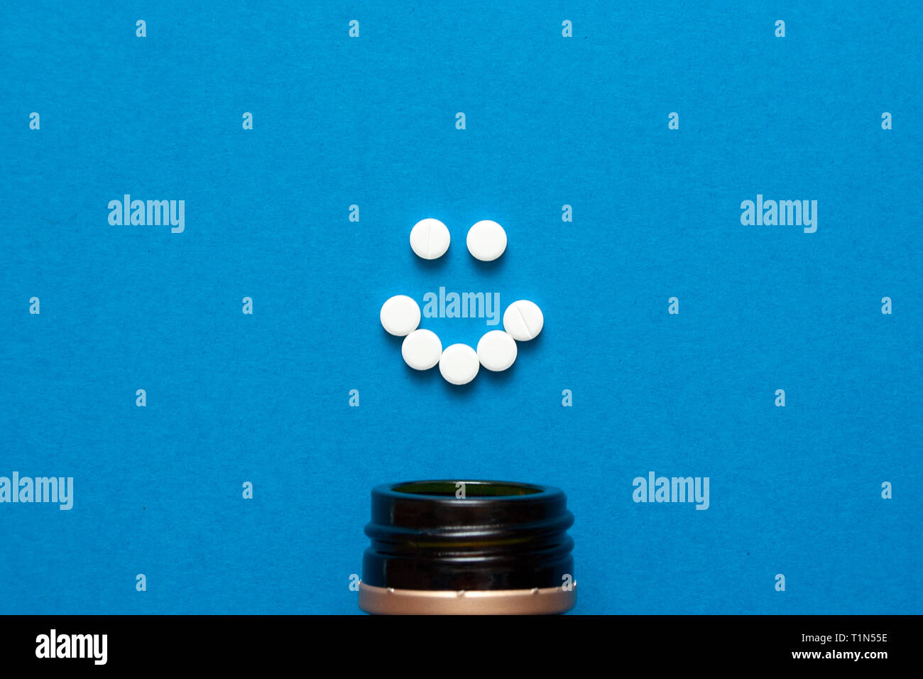 Smiley face pills hi-res stock photography and images - Alamy