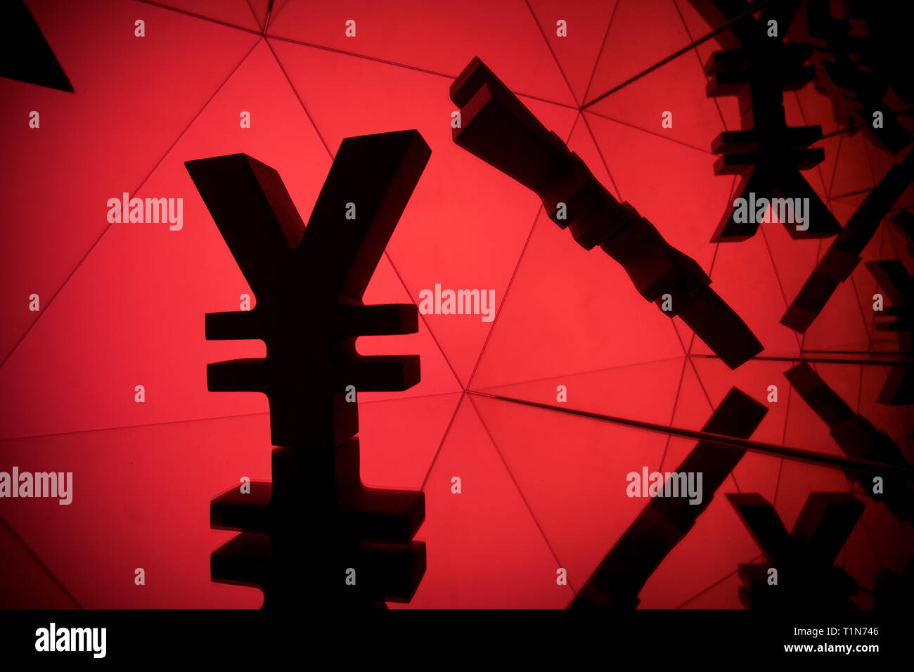 Japanese Yen or Chinese Yuan Currency Symbol With Many Mirroring Images ...