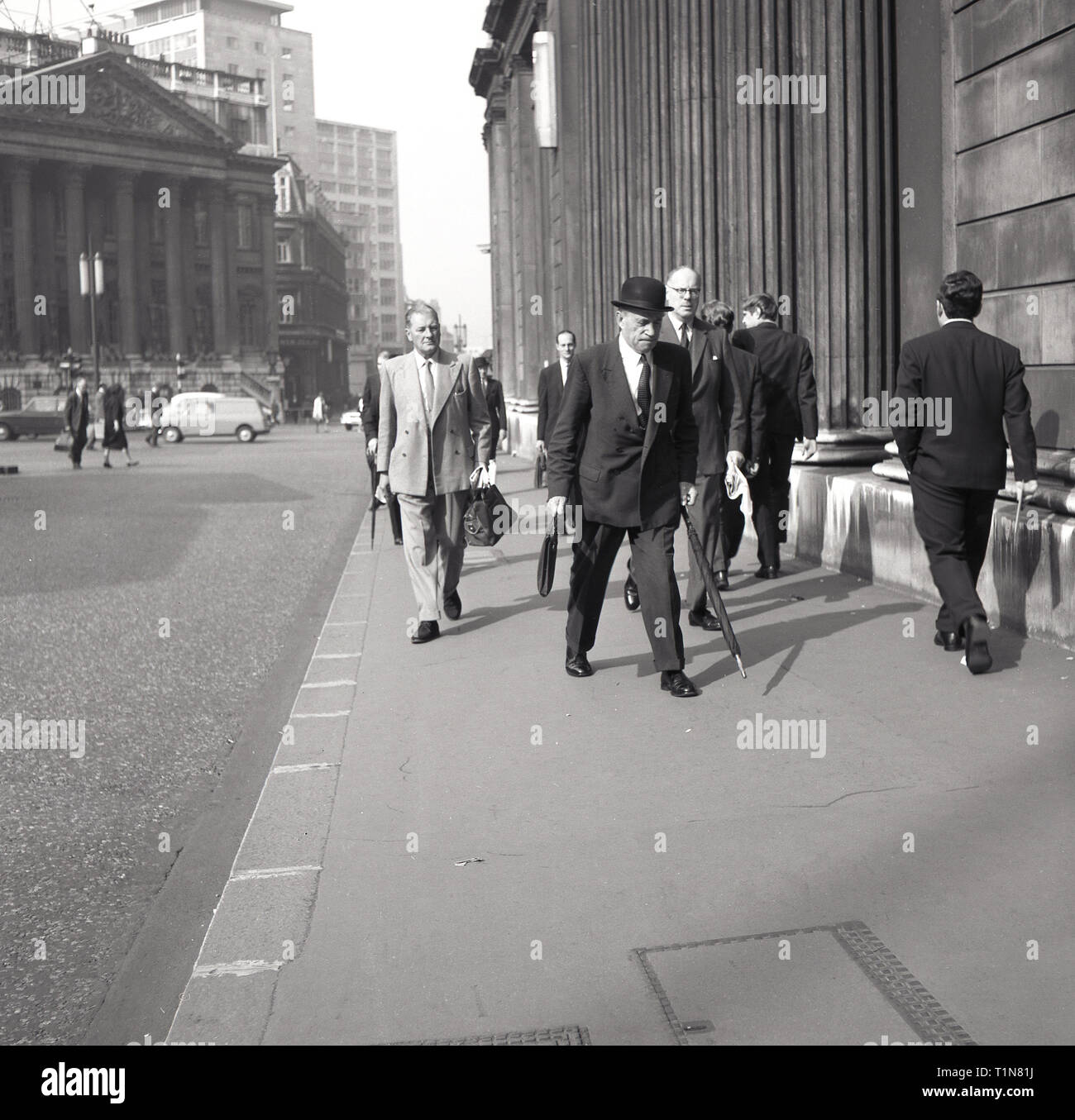 Historical london 1950s work hi-res stock photography and images - Alamy