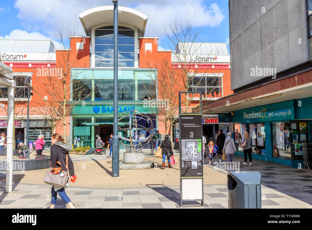 Stevenage town centre shopping hertfordshire hi-res stock photography ...