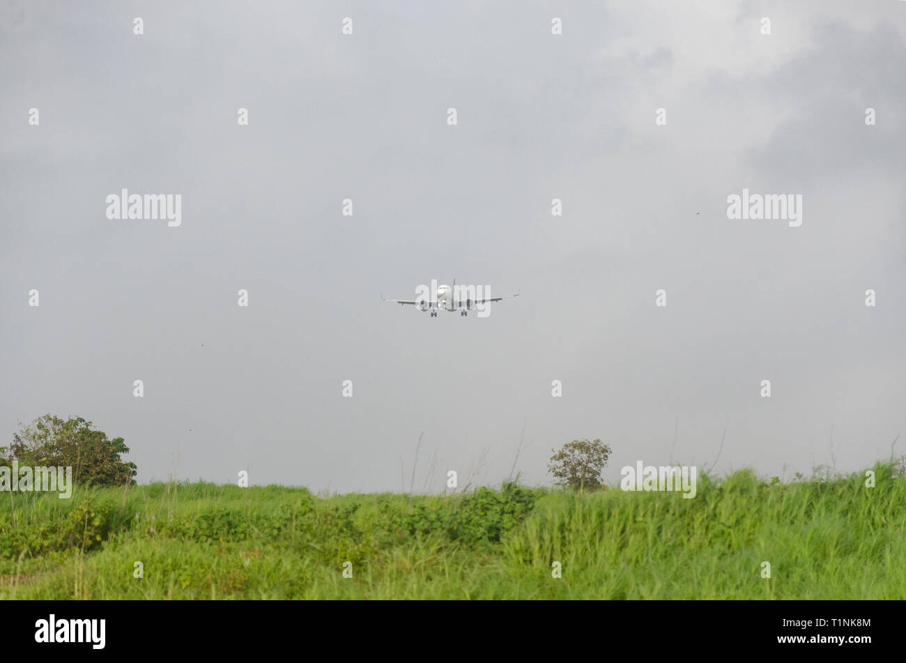 Airbus a320 landing gear hi-res stock photography and images - Alamy