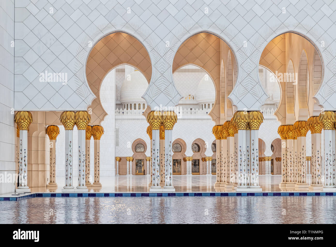 Arabic mosque arch, with sunset light.Great Mosque. UAE. Abu dhabi ...