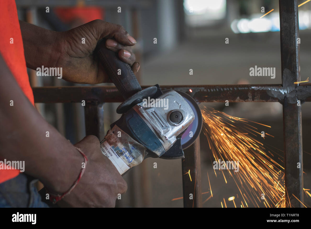 Cutting labor hi-res stock photography and images - Alamy