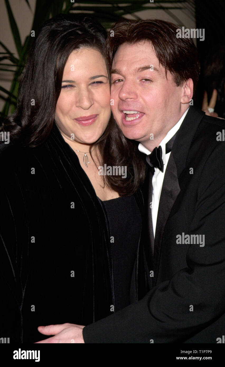 LOS ANGELES, CA. February 18, 2000: Actor Mike Myers & wife ROBIN at ...