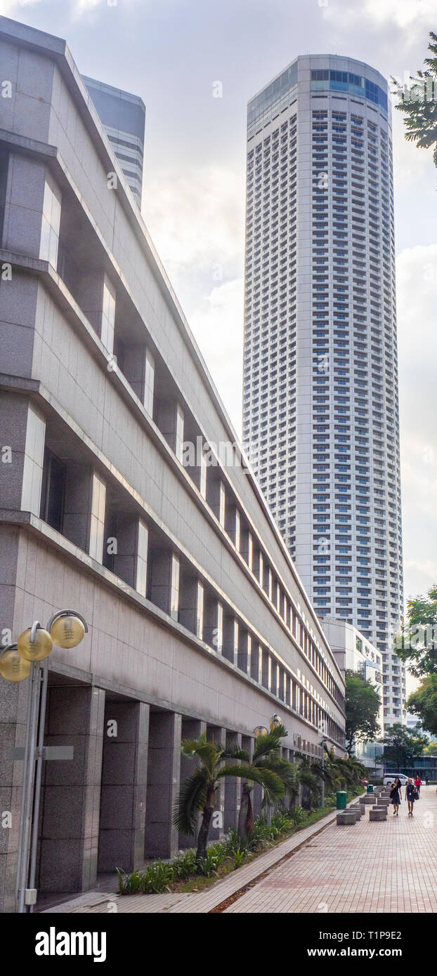 Facade of SMRT building along Stamford Rd, and Swissotel Stamford hotel ...