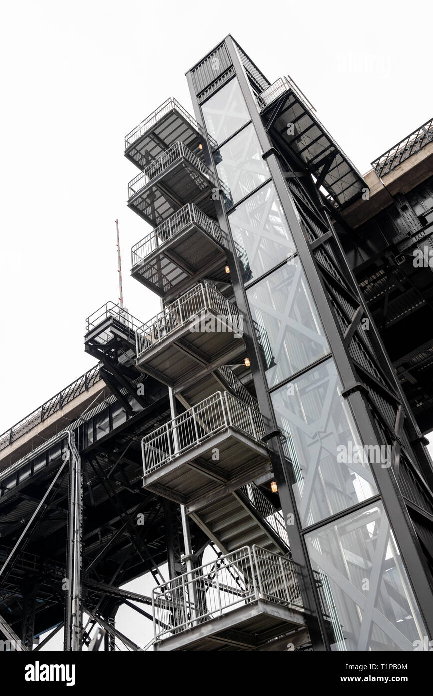 External elevator hi-res stock photography and images - Alamy